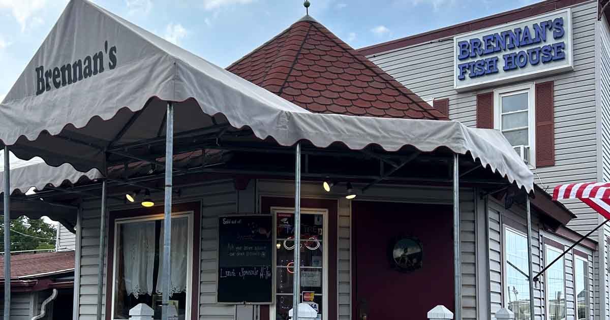 People Drive Across Ohio Just To Get This Restaurant's Legendary Clam ...