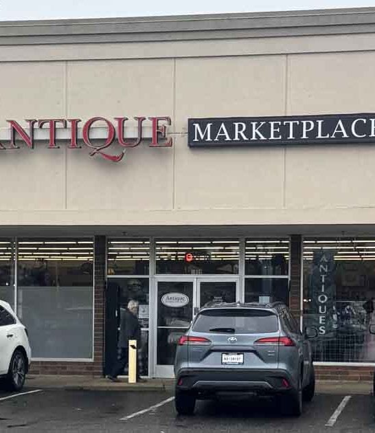 The Enormous Antique Shop In Washington That Collectors Can’t Stop Talking About