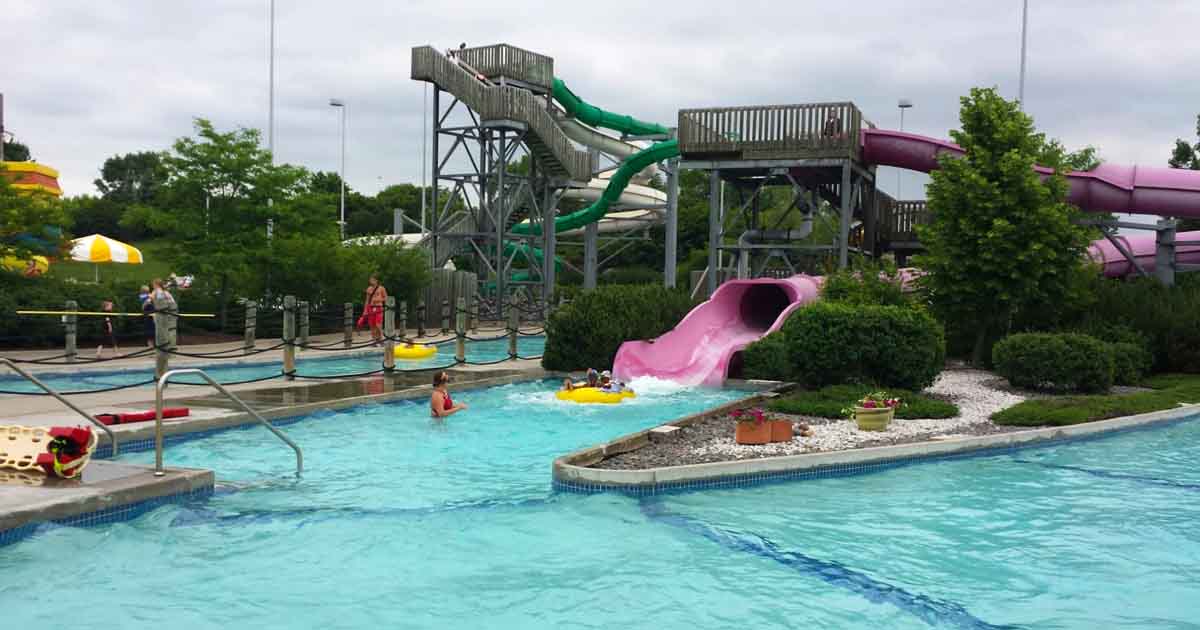 6 Epic Water Parks In Minnesota That Are Pure Splashing Fun