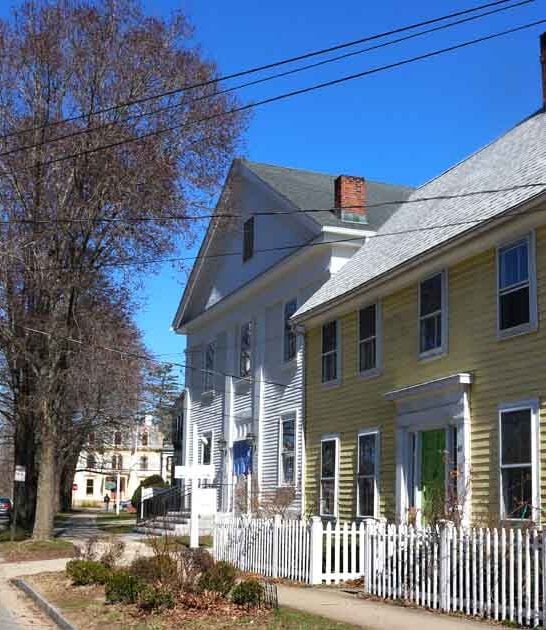 Escape To This Blissfully Calm Connecticut Town Where Life Moves At Its Own Pace