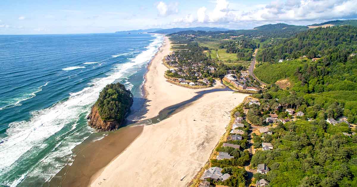 Escape The Chaos In This Oregon Town, One Of The Most Peaceful Places ...