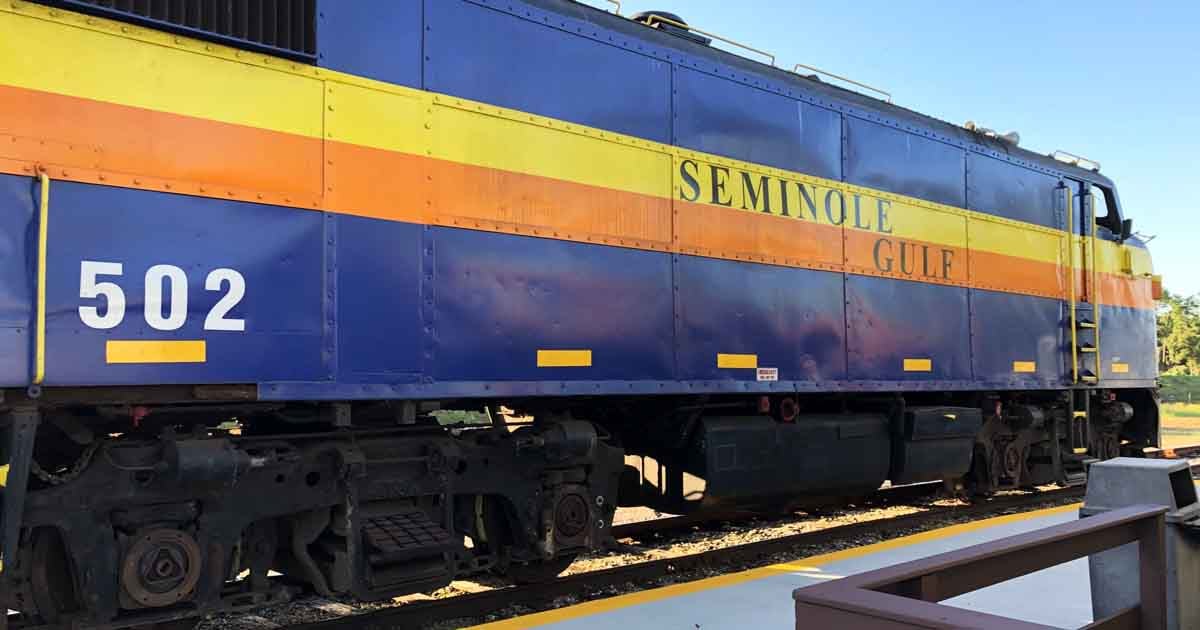 The Extraordinary Florida Train That Serves A Five-Course Dinner While You Solve A Mystery