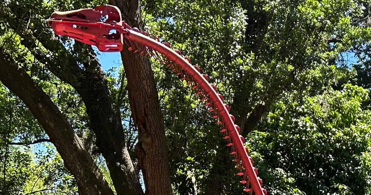 The Florida Museum Where You Can Soar Over Swamps And Meet Recycled Metal Dinosaurs