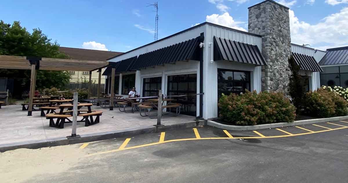 This Unassuming Ohio Restaurant Serves The Freshest Lake Erie Perch Around