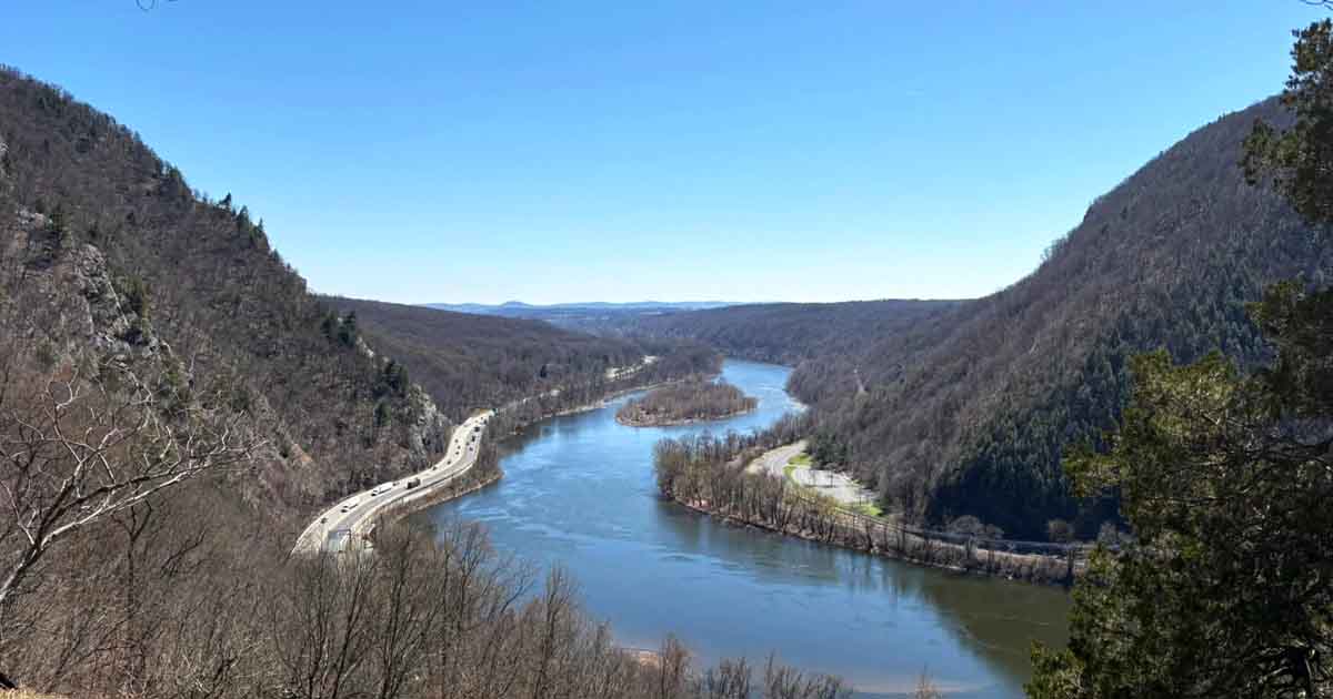The Gorge Hike In New Jersey That's Unlike Anything You've Ever Seen