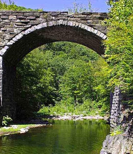 hike bridges massachusetts trail ftr
