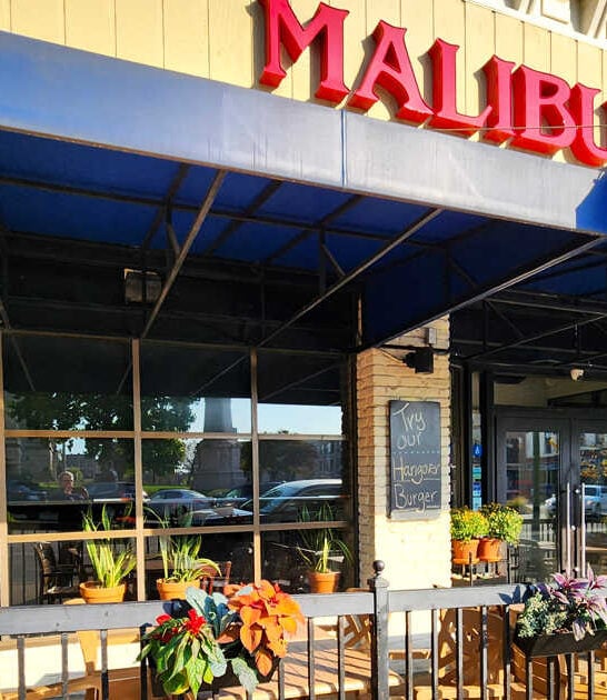 The Humble Indiana Eatery With Seafood So Good It’s Legendary