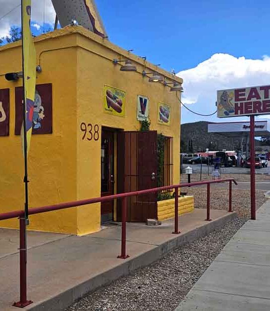 iconic arizona dog stand ftr
