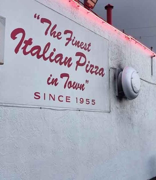 Step Back In Time At This Iconic 70-Year-Old Pizza Restaurant In Florida