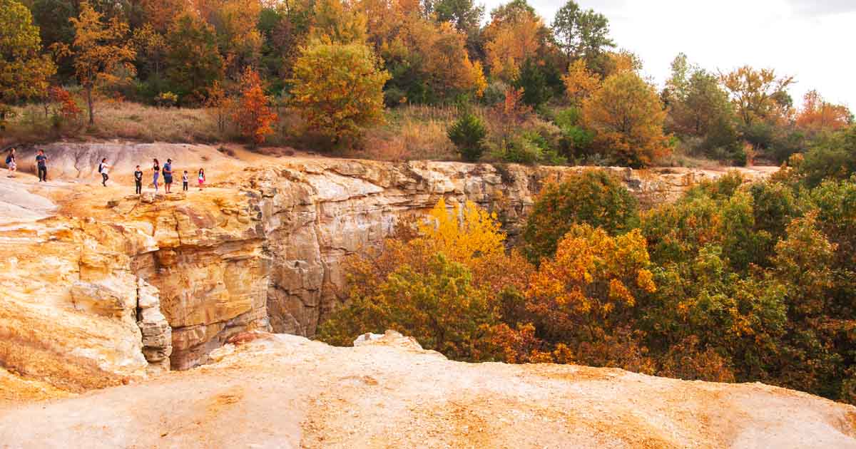 This Tiny Illinois Park Is Hiding A Natural Wonder That Will Leave You ...
