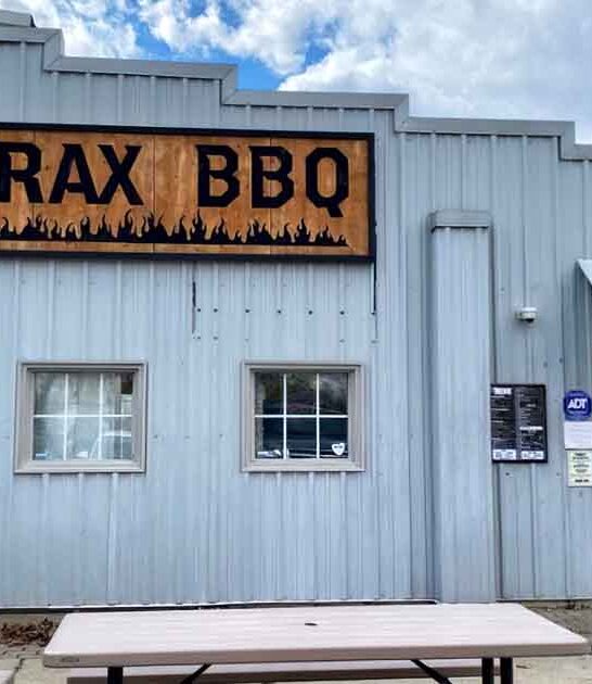 indiana restaurant serves bbq ftr