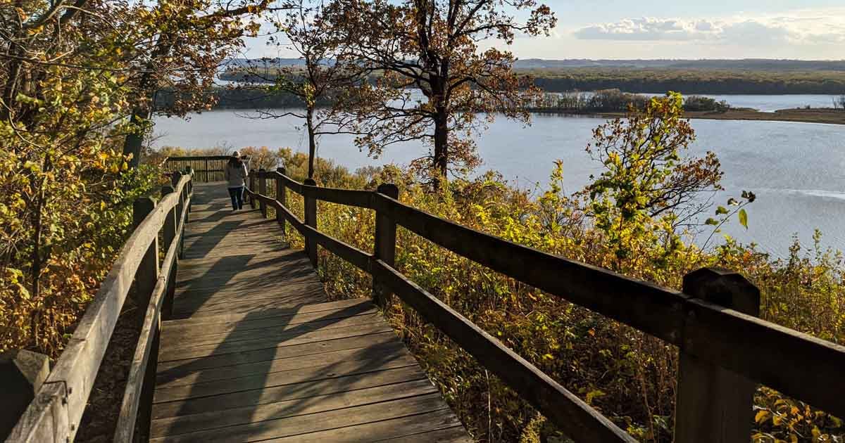 8 Jaw-Dropping Spots In Illinois You'll Want To Visit Again And Again
