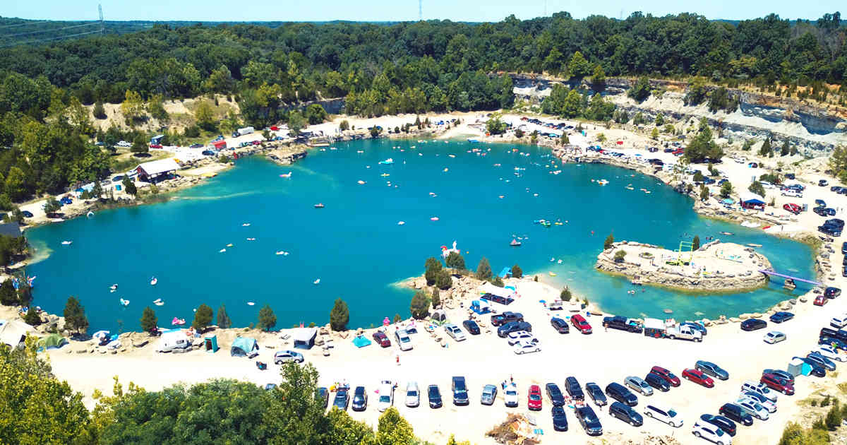 Kentucky's Most Stunning Sapphire Lake Is A Must-See Gem