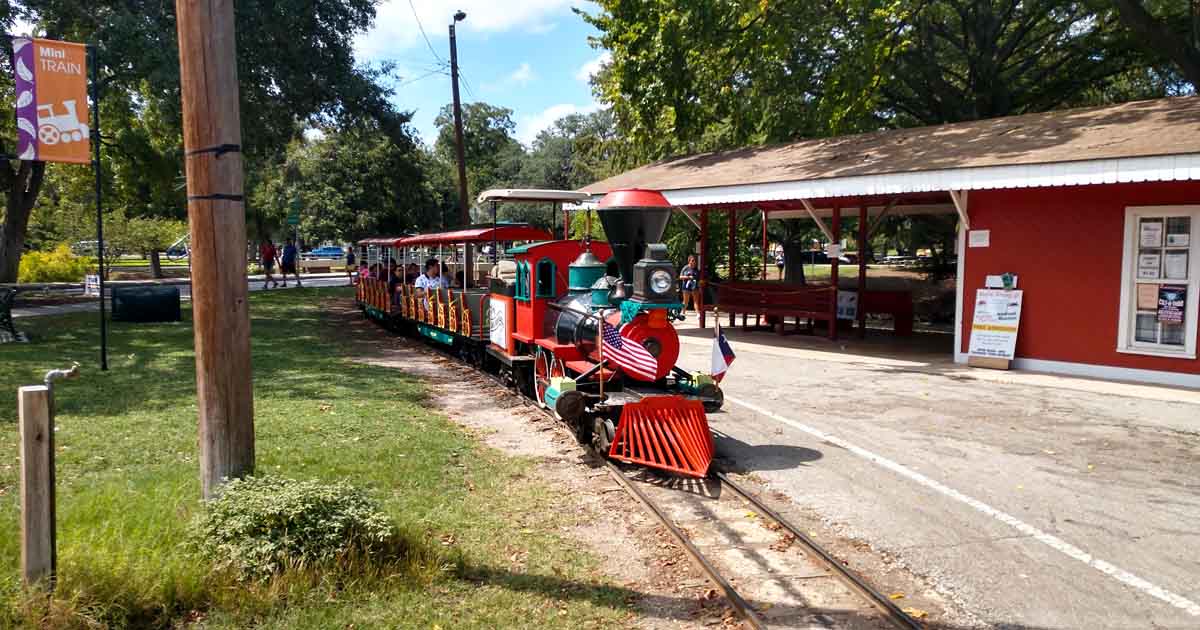 Your Kids Will Absolutely Lose Their Minds Over This Miniature Train ...