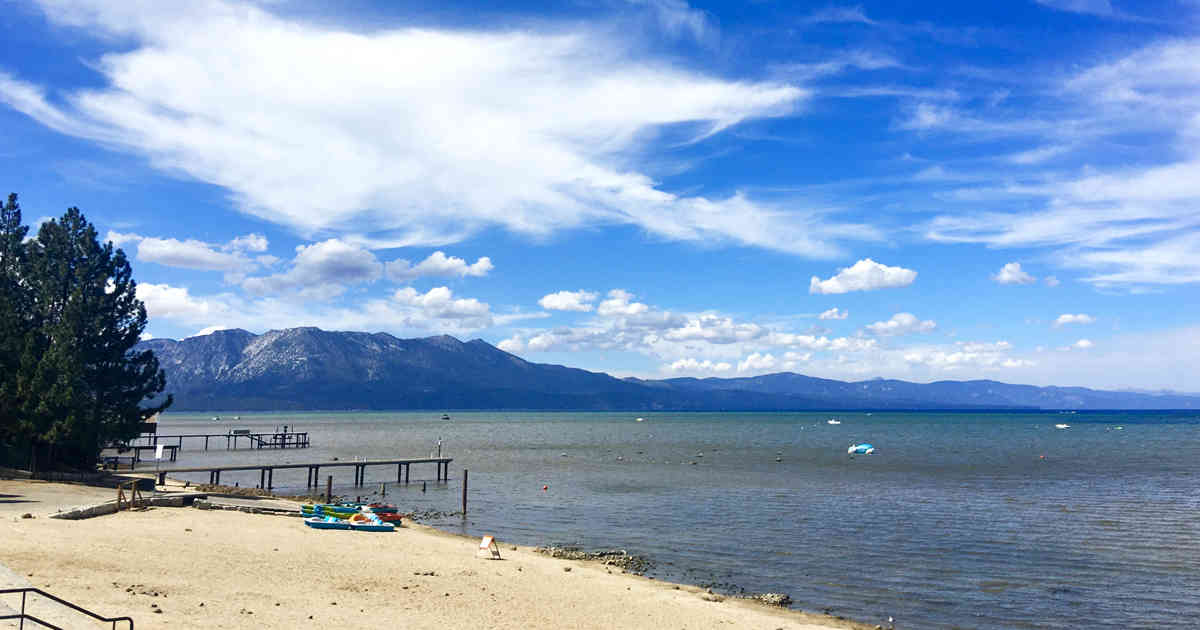 You Won't Believe This Stunning California Lake Beach Isn't Actually On ...