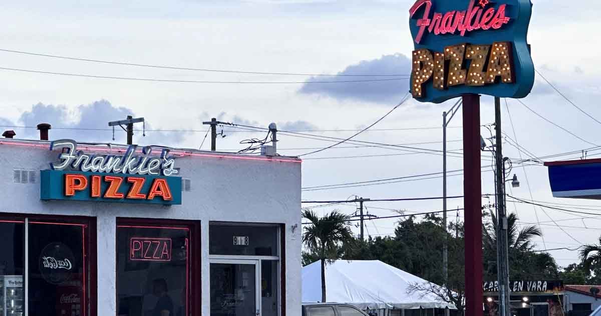 This Legendary Florida Pizza Joint Has Been Serving Slices For 70 Years