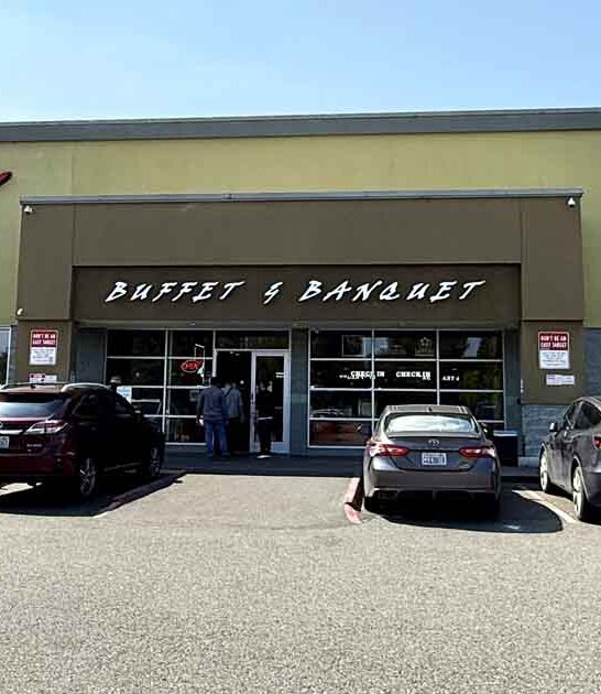 Eat To Your Heart’s Content At This Legendary No-Frills Buffet In Washington