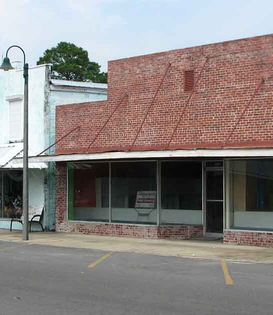 life slows florida town ftr