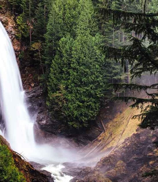 magical washington waterfall hike ftr