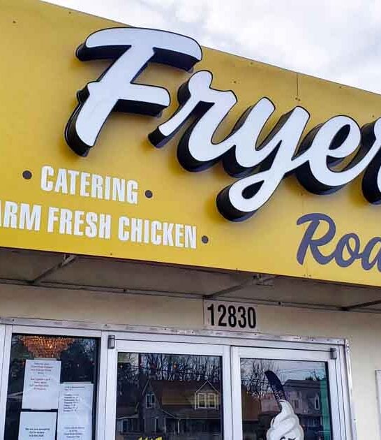 People Drive From All Over Maryland Just To Try The Fried Chicken At This Unassuming Restaurant