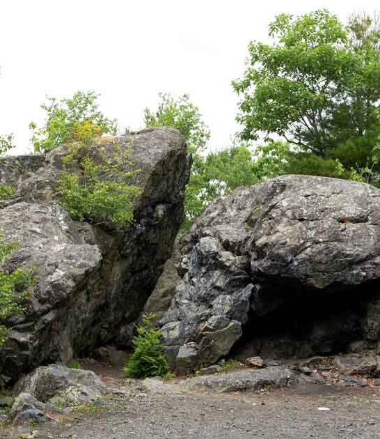 massachusetts secret cave explore ftr