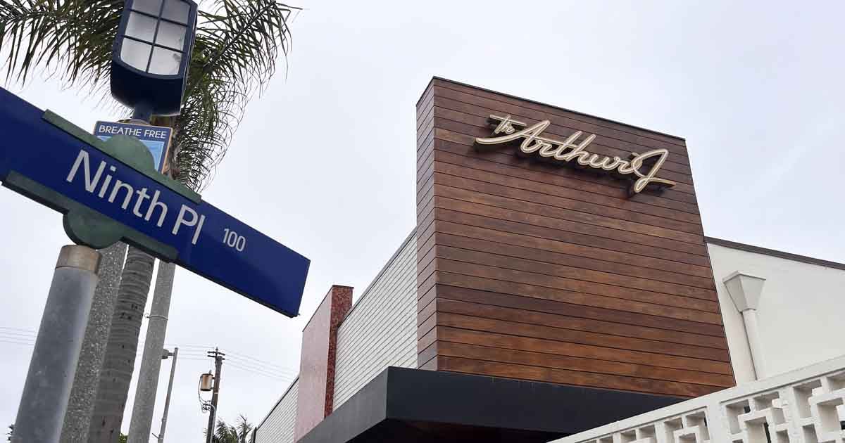 The Rib Eye Steak AT This California Restaurant Is So Massive, It Could ...