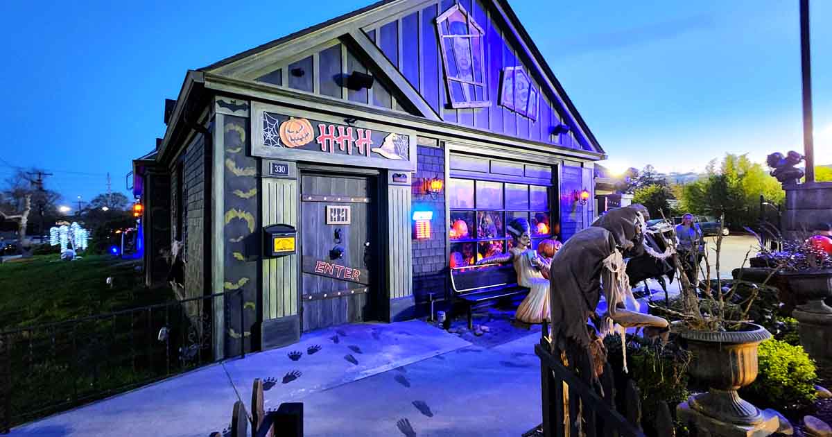 You'll Never Forget A Meal At This Haunted Burger Joint In New York