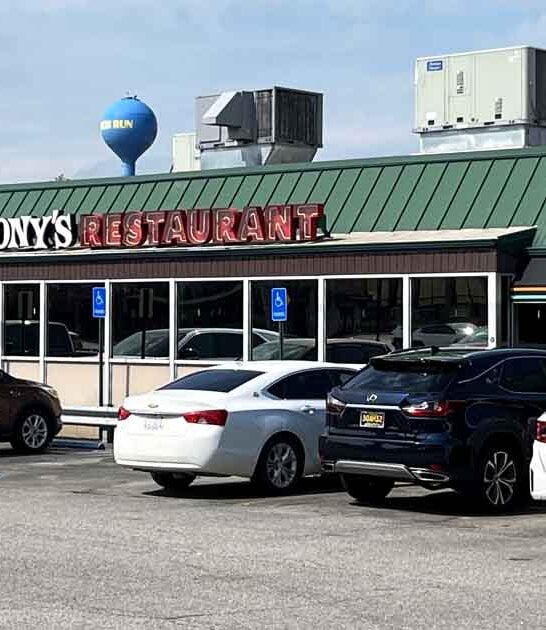This Old-School Michigan Diner Is An All-You-Can-Eat Dream