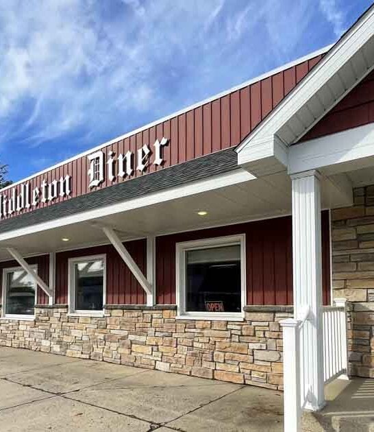 This Unassuming Amish Buffet In Michigan Is A Foodie&rsquo;s Dream