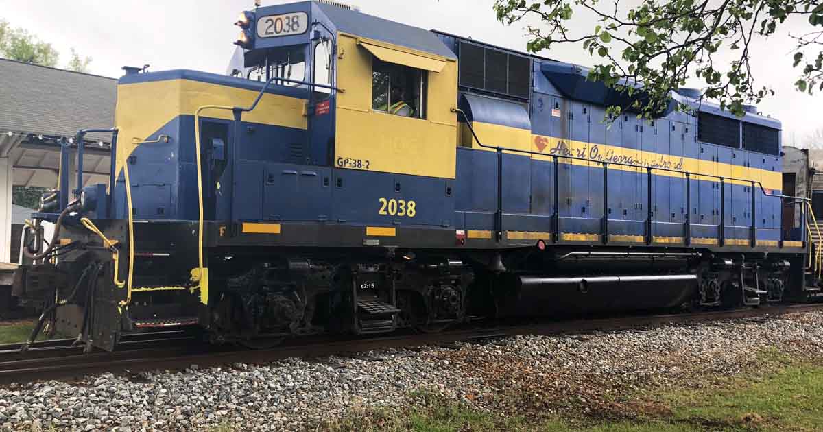 The 38-Mile Train Ride In Georgia You'll Never Forget