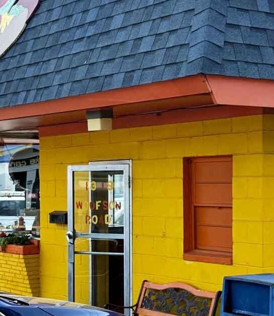 This Beloved Missouri Restaurant Serves The State’s Longest-Running Hot Dogs