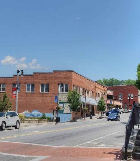 Retirees Can&rsquo;t Stop Raving About This Shockingly Affordable Mountain Town In North Carolina