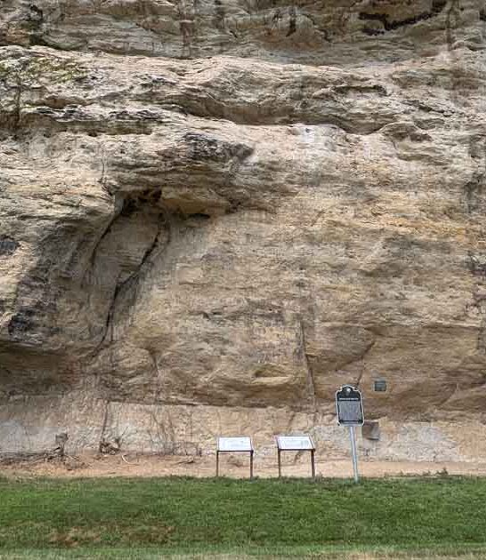 mysterious rock shelter illinois ftr