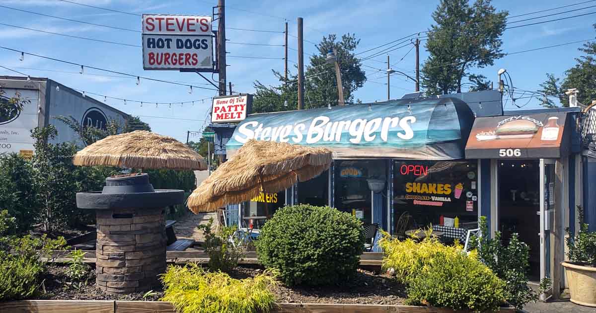 This Tiny Roadside Burger Joint In New Jersey Is Worth The Stop