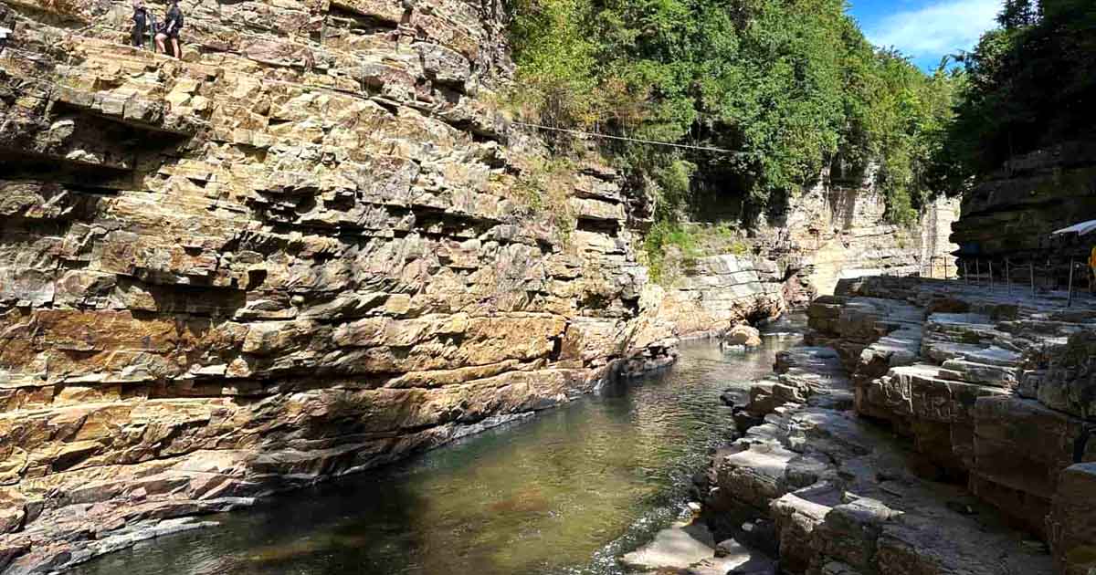The Oldest Natural Attraction In The U.S. Is Hiding Right Here In New York