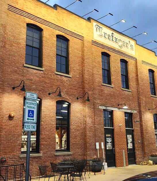 The Old-School Illinois Bakery That Locals Simply Can&rsquo;t Live Without