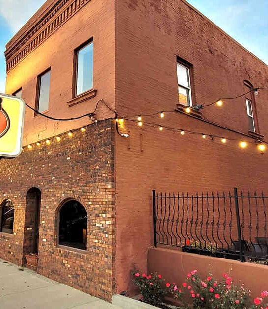oldest pizza restaurant illinois ftr