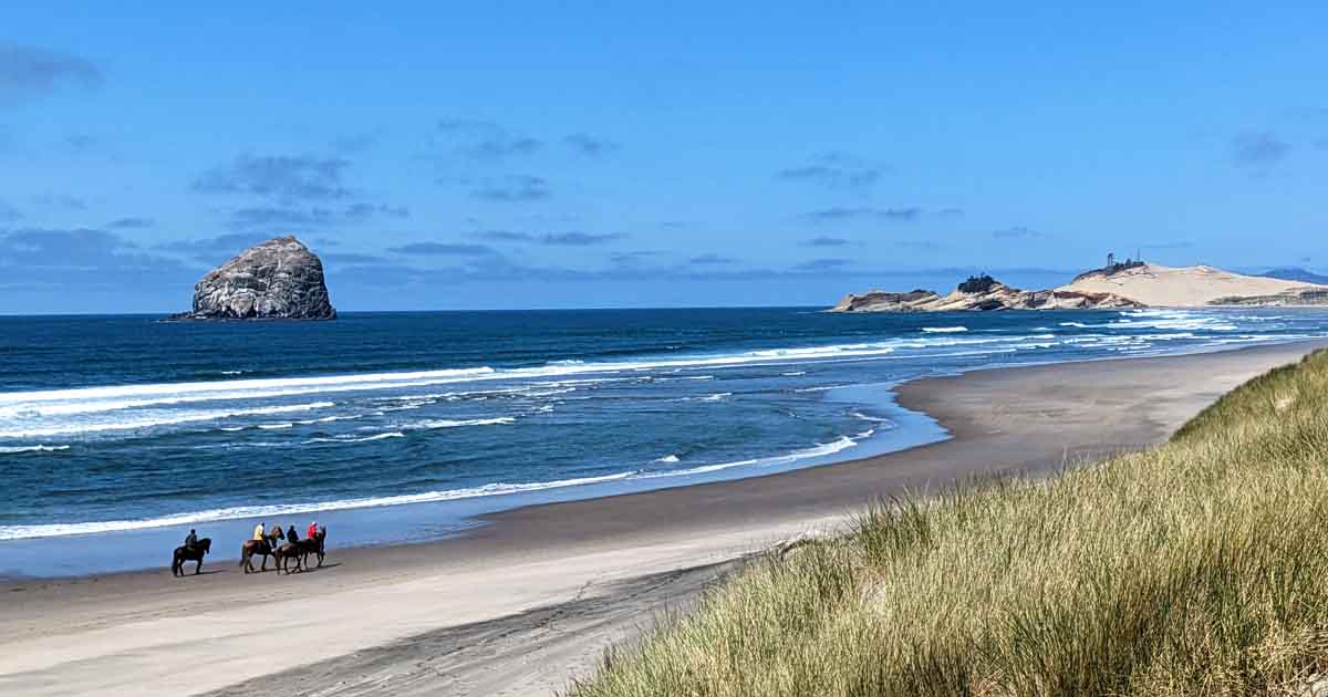Oregon Has A Secret Beach So Beautiful, You'll Want To Keep It To Yourself
