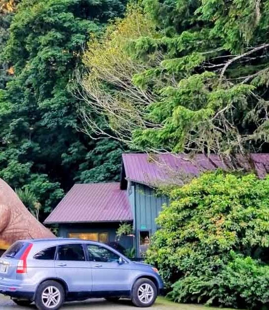 oregon dinosaur attraction strange ftr