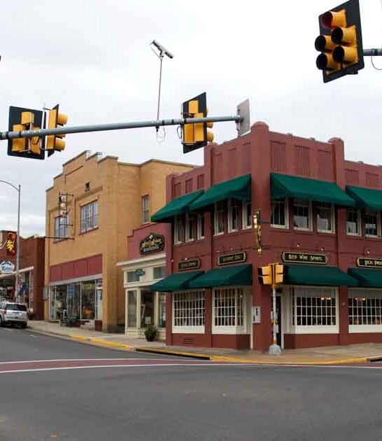 The Charming Little Virginia Town That’s An Absolute Paradise For Outdoor Enthusiasts