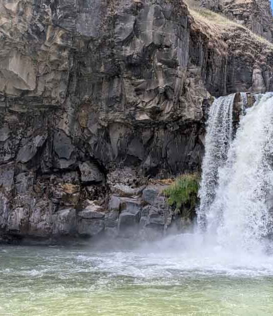 overlooked oregon waterfall ftr