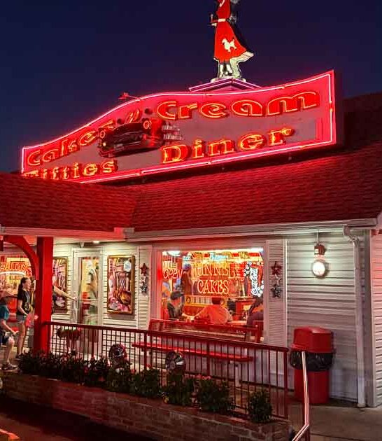 This ’50s-Themed Diner In Missouri Is Pure Nostalgia