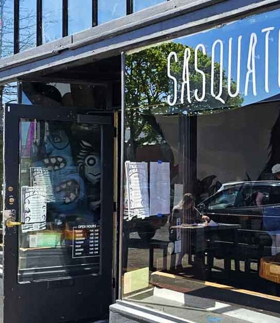 quirky bigfoot restaurant washington ftr