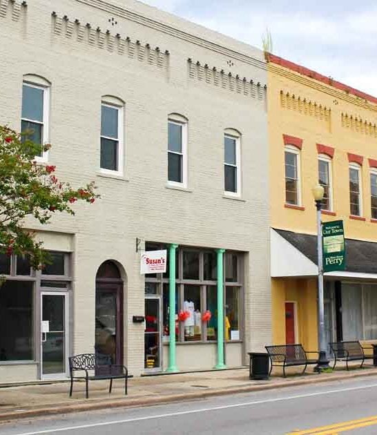 Retire Like Royalty On Social Security Alone In This Delightful Florida Small Town