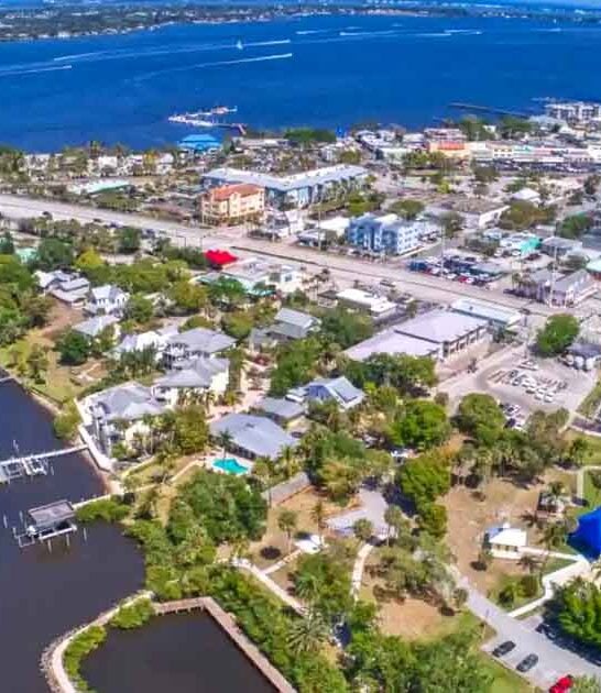 retirees gorgeous florida town ftr
