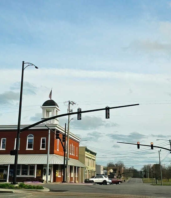 You’ll Feel Like You’ve Stepped Into A Hallmark Movie When You Visit This Alabama Town
