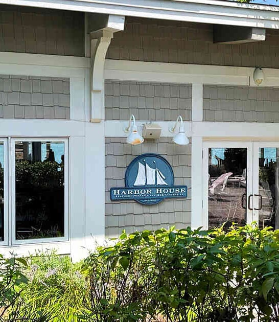 seafood dining spot wisconsin ftr