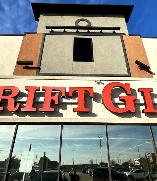 shoppers enormous texas thrift ftr