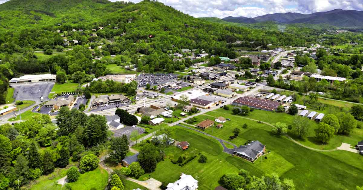 8 Small Georgia Towns That Will Shock You In The Best Way