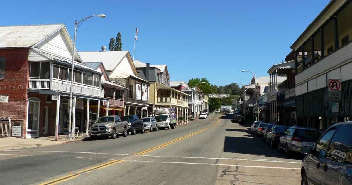 13 Small Towns In California That'll Make You Feel Like Family From Day One
